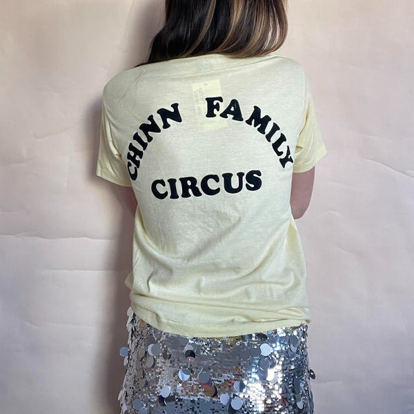 1985 JERZEES CHINN FAMILY CIRCUS TEE - Dazed Vintage